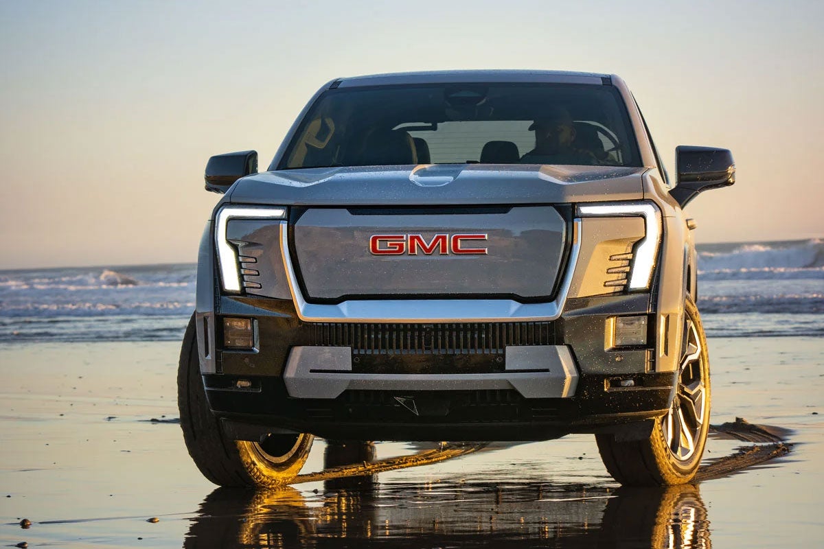 GMC Sierra EV truck vs Ford F-150 Lightning | GMC