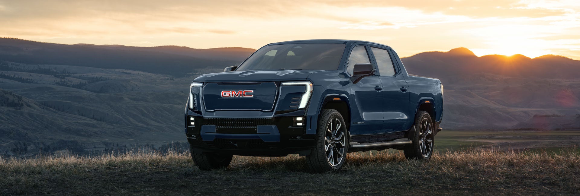 GMC Sierra EV truck vs Ford F-150 Lightning | GMC